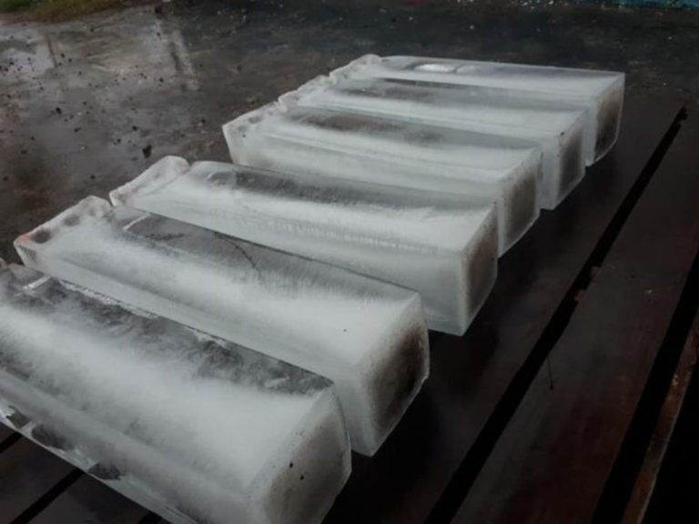 Jenis Es Batu Untuk Makanan dan Minuman – PT Refcon Polar Nusaindo